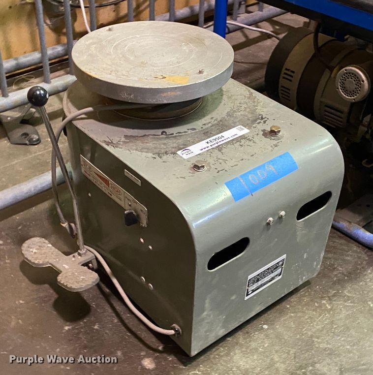 Shimpo West RK-2 pottery wheel in Tulsa, OK | Item KE9504 sold | Purple ...