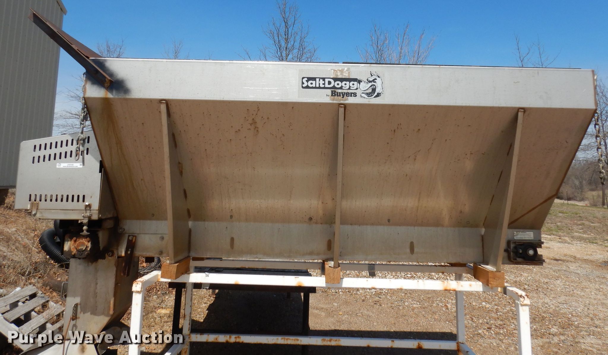 Salt Dogg Vbox SS spreader in Louisburg, KS | Item JV9182 sold | Purple ...