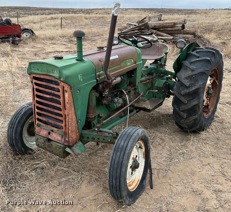 Oliver 550 tractor in Ulysses, KS | Item IG9322 sold | Purple Wave