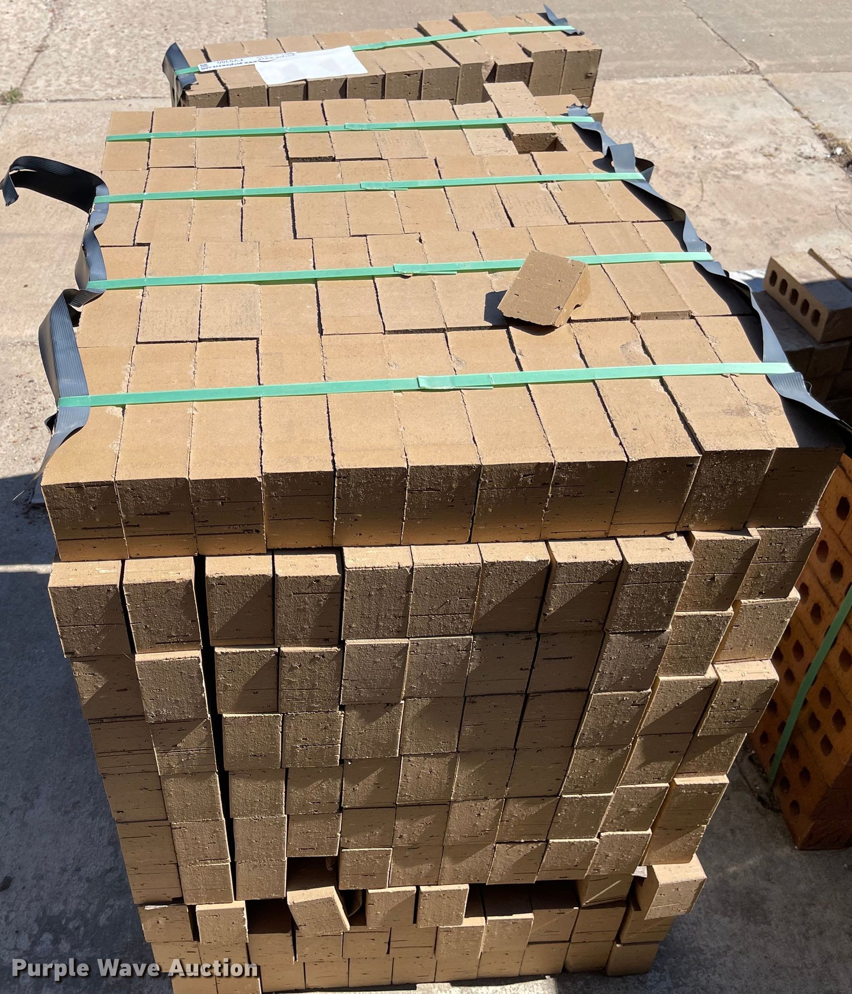 (5) bundles of bricks in Salina, KS | Item FV9380 sold | Purple Wave