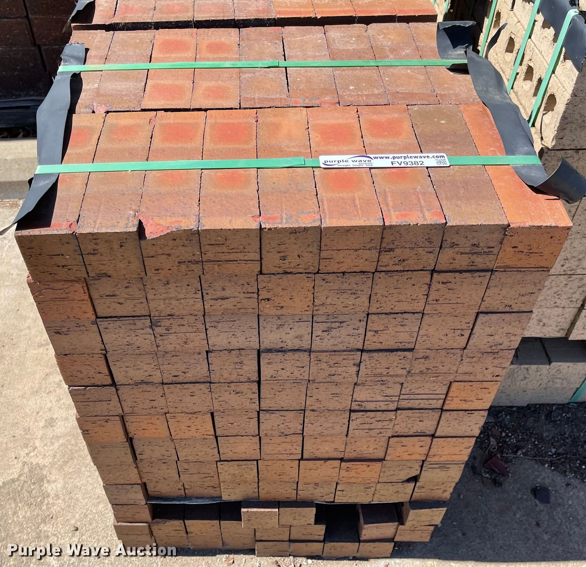 (2) bundles of bricks in Salina, KS | Item FV9382 sold | Purple Wave