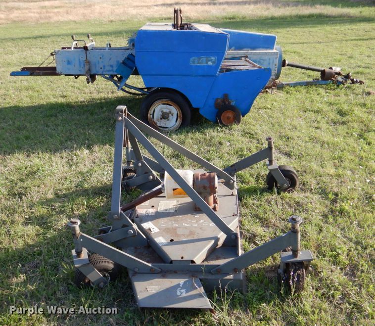 Ford 542 small square baler in Belton, TX | Item DP3929 sold | Purple Wave