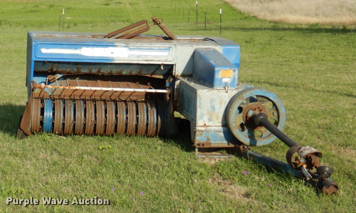 Ford 542 small square baler in Belton, TX | Item DP3929 sold | Purple Wave