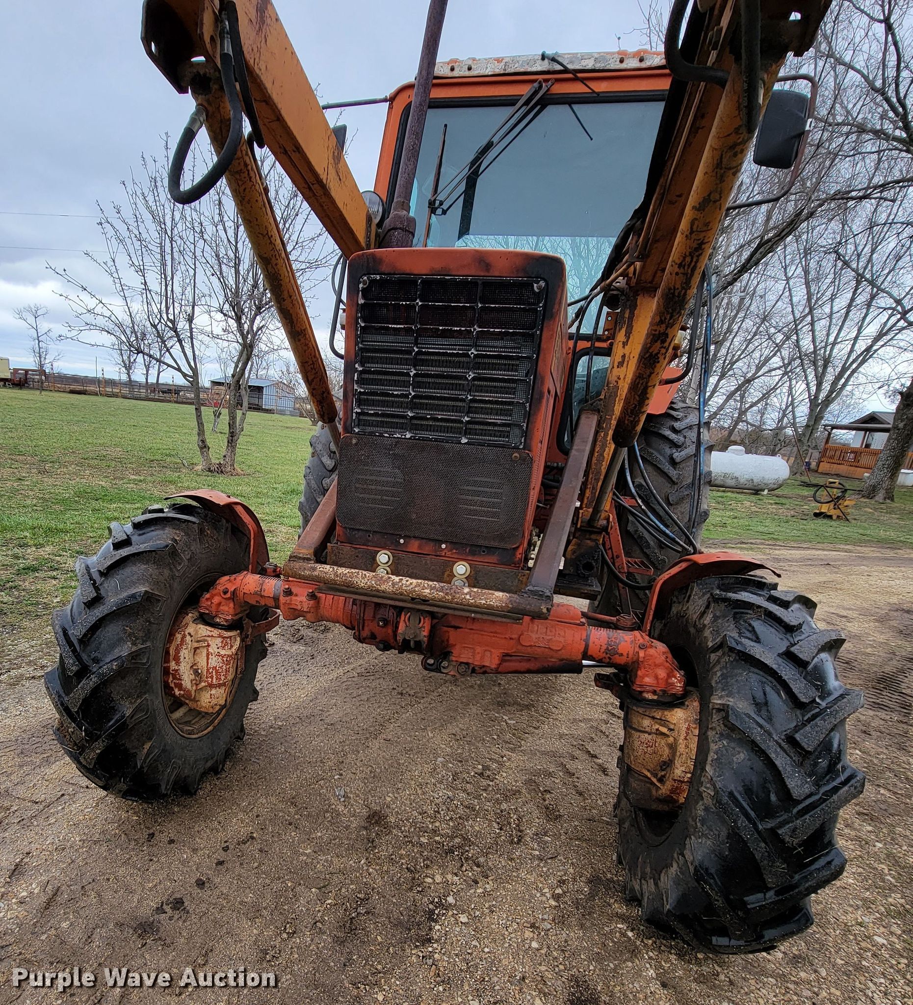 1990 Belarus 822 MFWD tractor in Moran, KS | Item HF9324 sold | Purple Wave