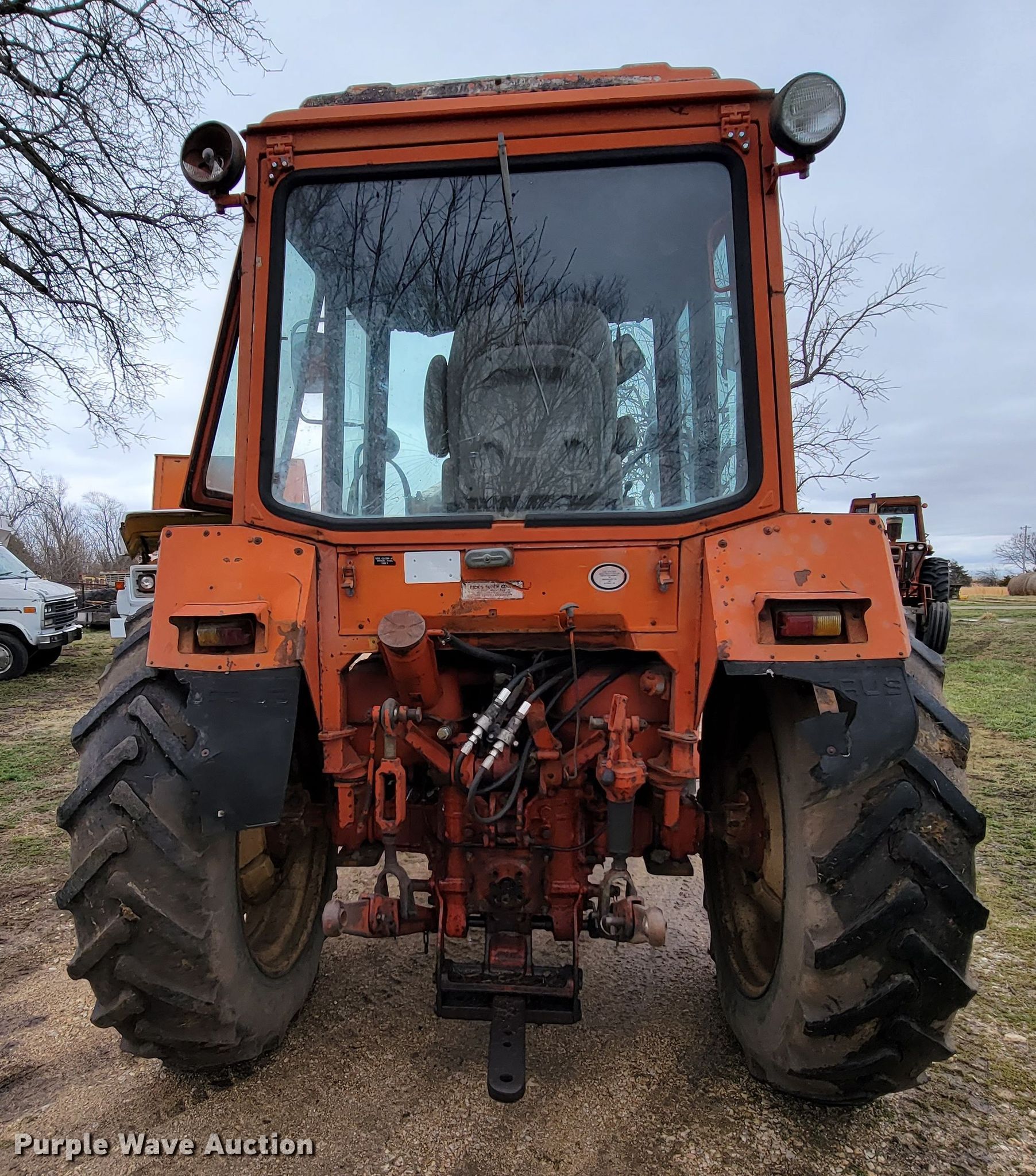 1990 Belarus 822 MFWD tractor in Moran, KS | Item HF9324 sold | Purple Wave