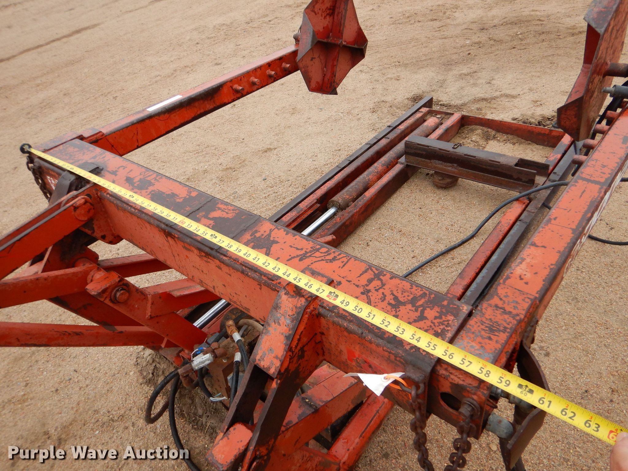 Donahue bale unroller in Kinsley, KS | Item LS9103 sold | Purple Wave