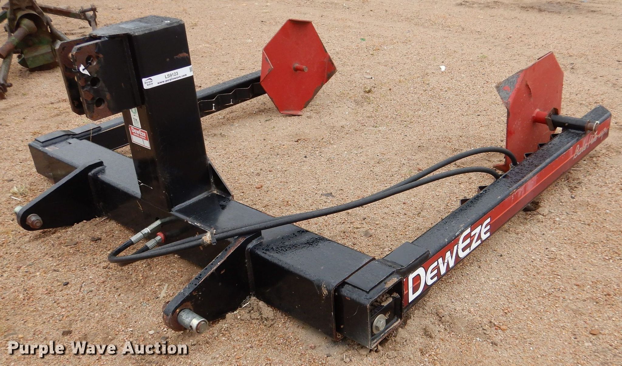 DewEze Bale Hugger 165I bale arms in Kinsley, KS | Item LS9123 sold ...
