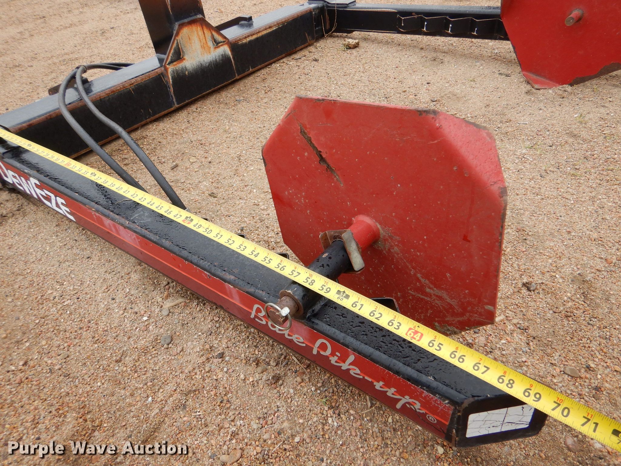 DewEze Bale Hugger 165I bale arms in Kinsley, KS | Item LS9123 sold ...