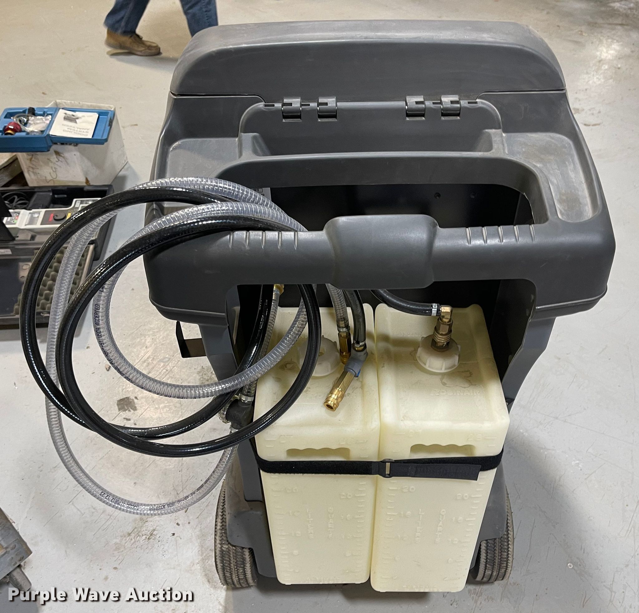 Robinair Cooltech 75700 CoolXchange coolant exchanger in Topeka, KS ...