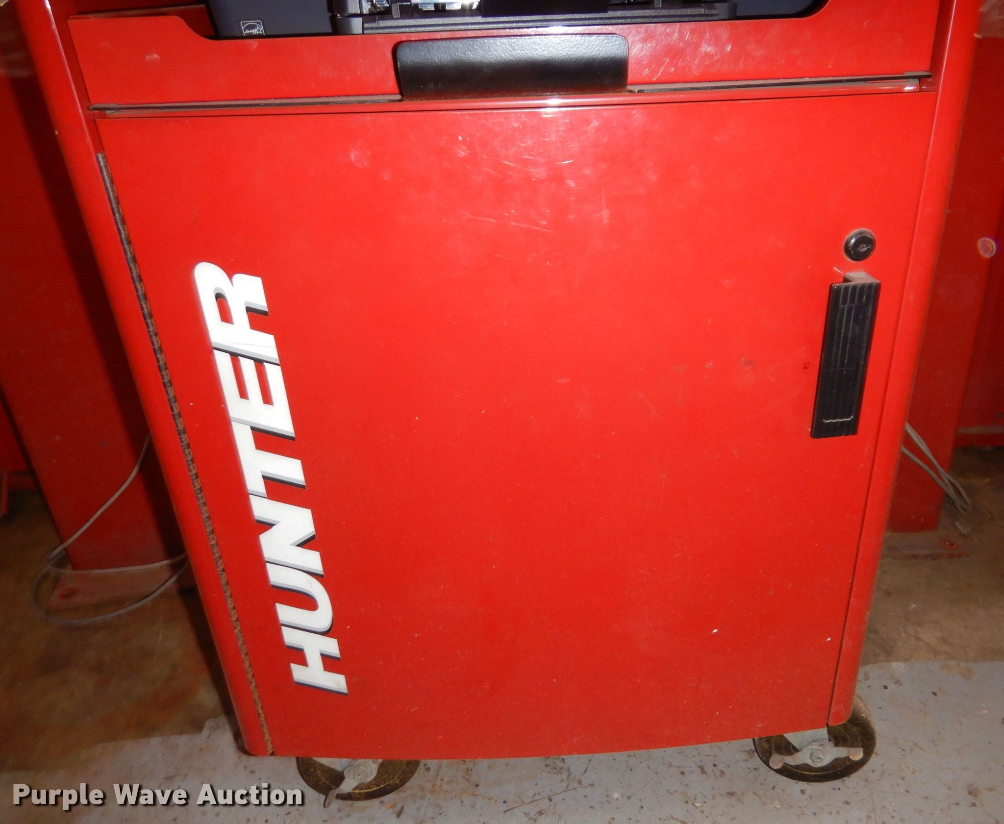 Hunter Hawkeye WI330 alignment machine in Ottumwa, IA | Item JK9371 ...