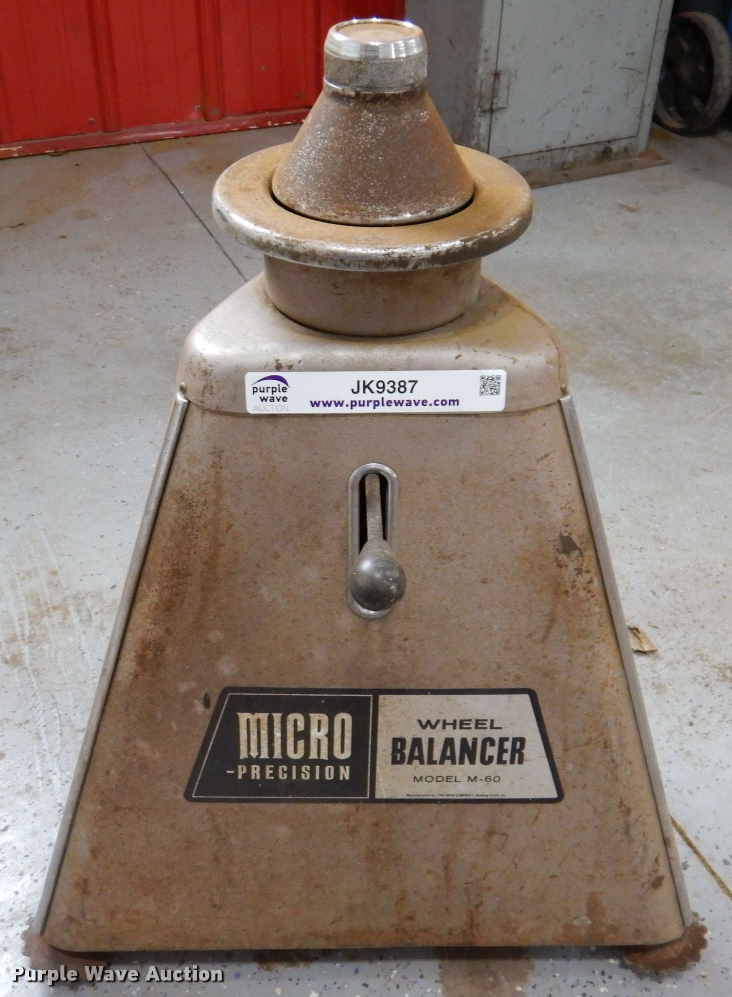 Micro Precision M-60 wheel balancer in Ottumwa, IA | Item JK9387 sold ...