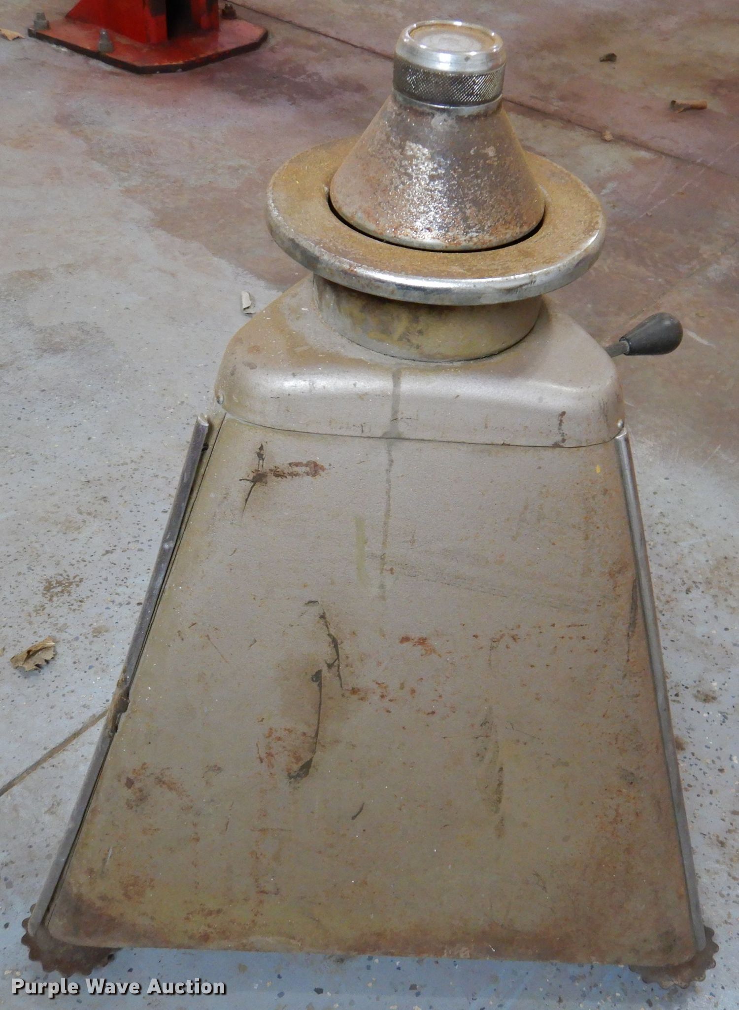 Micro Precision M-60 wheel balancer in Ottumwa, IA | Item JK9387 sold ...