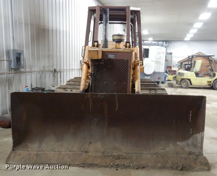 1987 Case 1550 dozer in Hutchinson, MN | Item DL5964 sold | Purple Wave