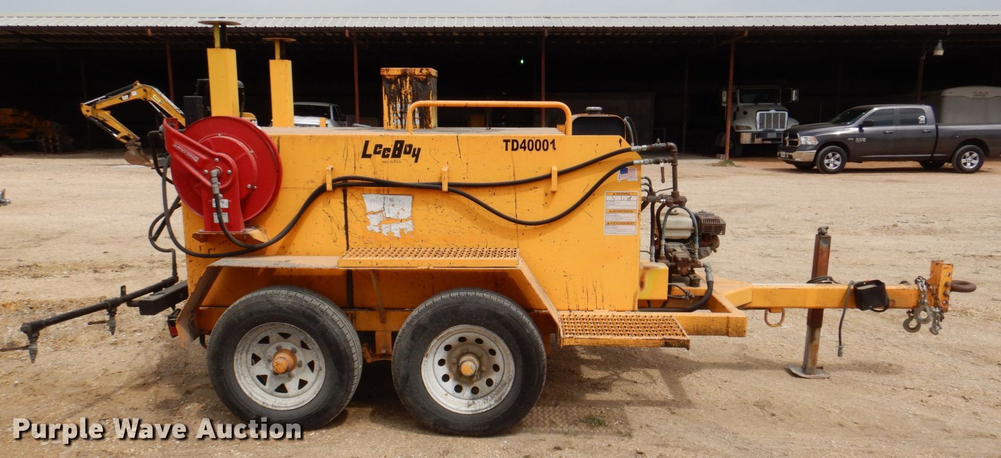 2003 LeeBoy 500 tack distributor in Lockhart, TX | Item DP3930 sold ...