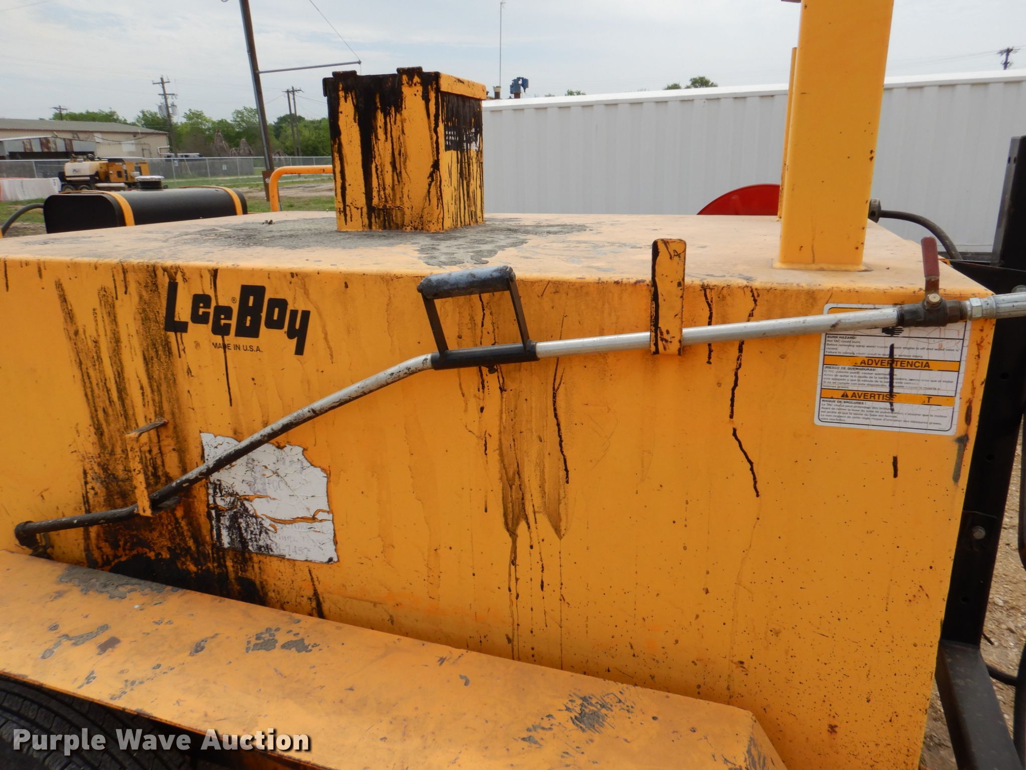 2003 LeeBoy 500 tack distributor in Lockhart, TX | Item DP3930 sold ...