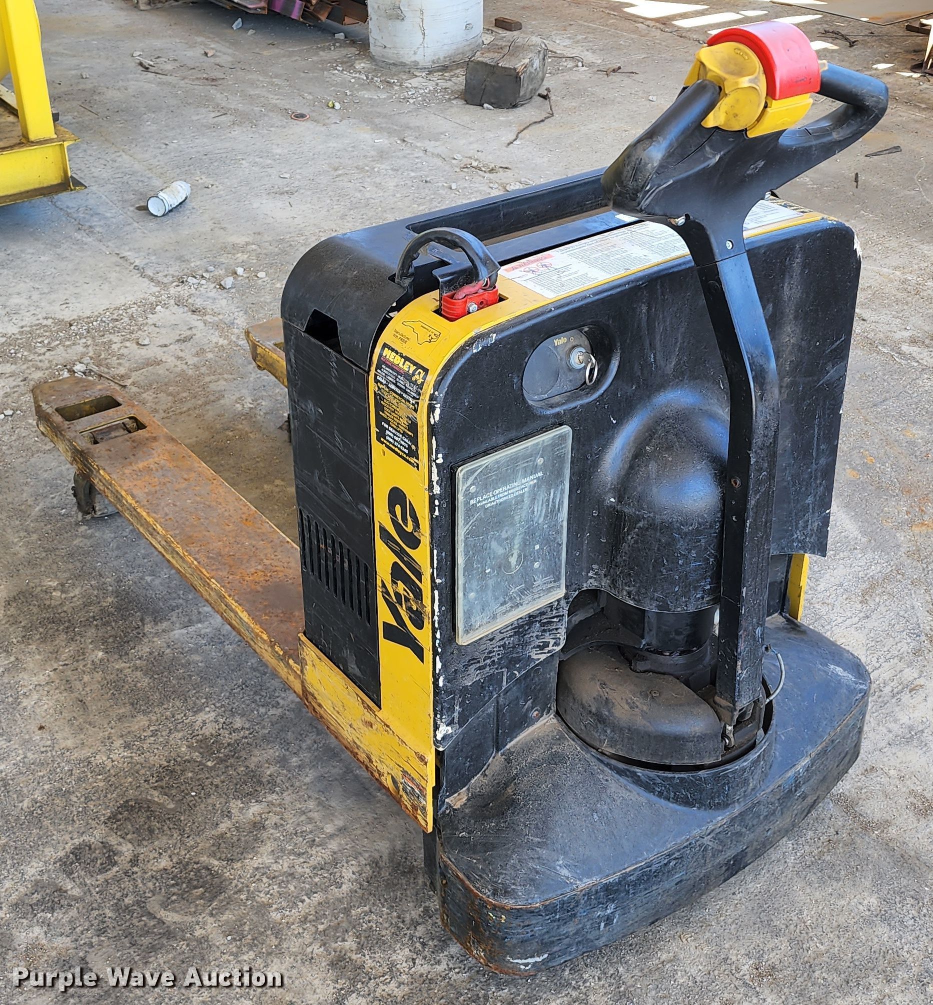 Yale MPB040-EN24T2748 electric pallet jack in Liberty, MO | Item KT9776 ...
