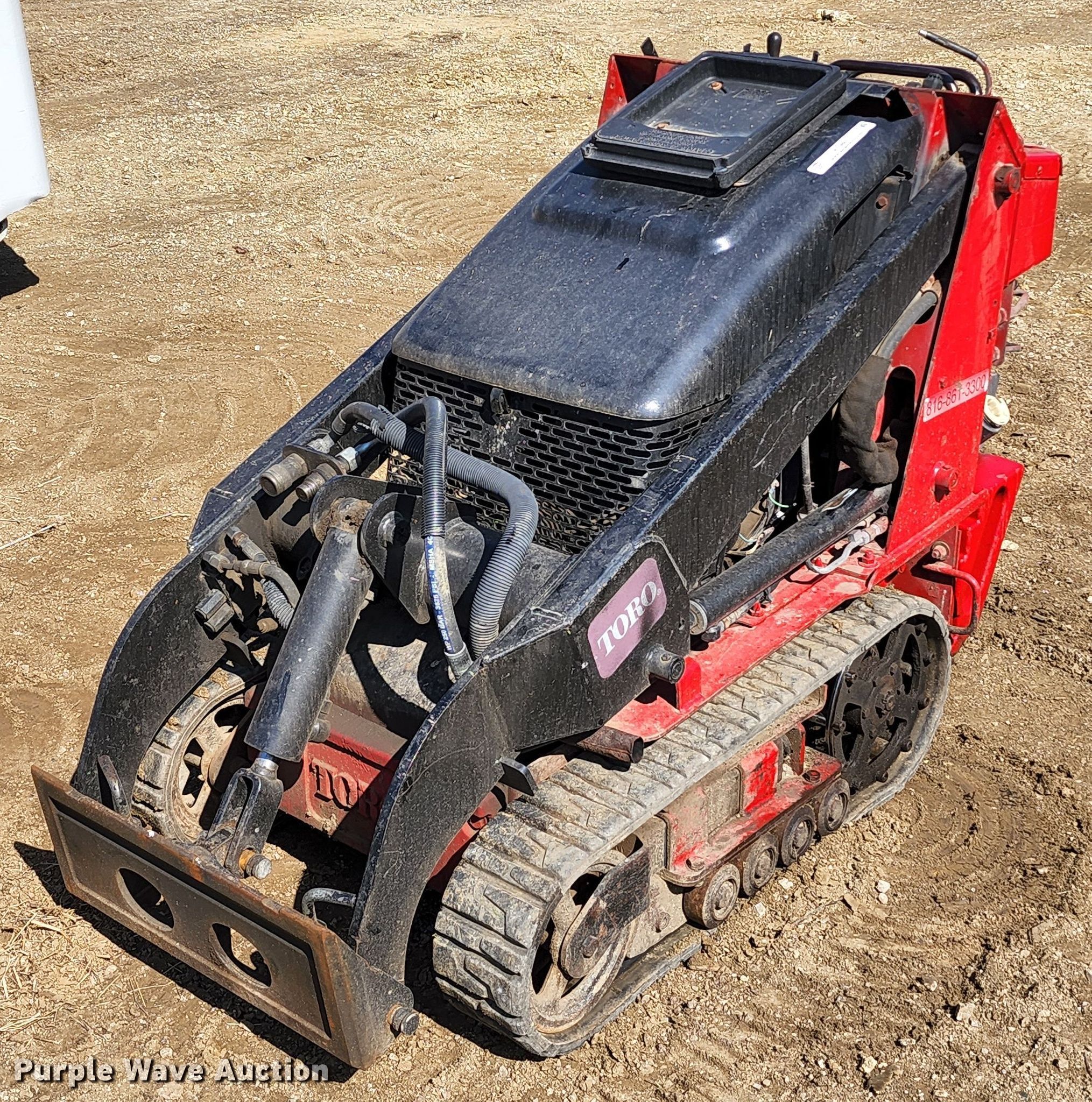 Toro 22306 compact utility loader in Independence, MO | Item KT9801 ...