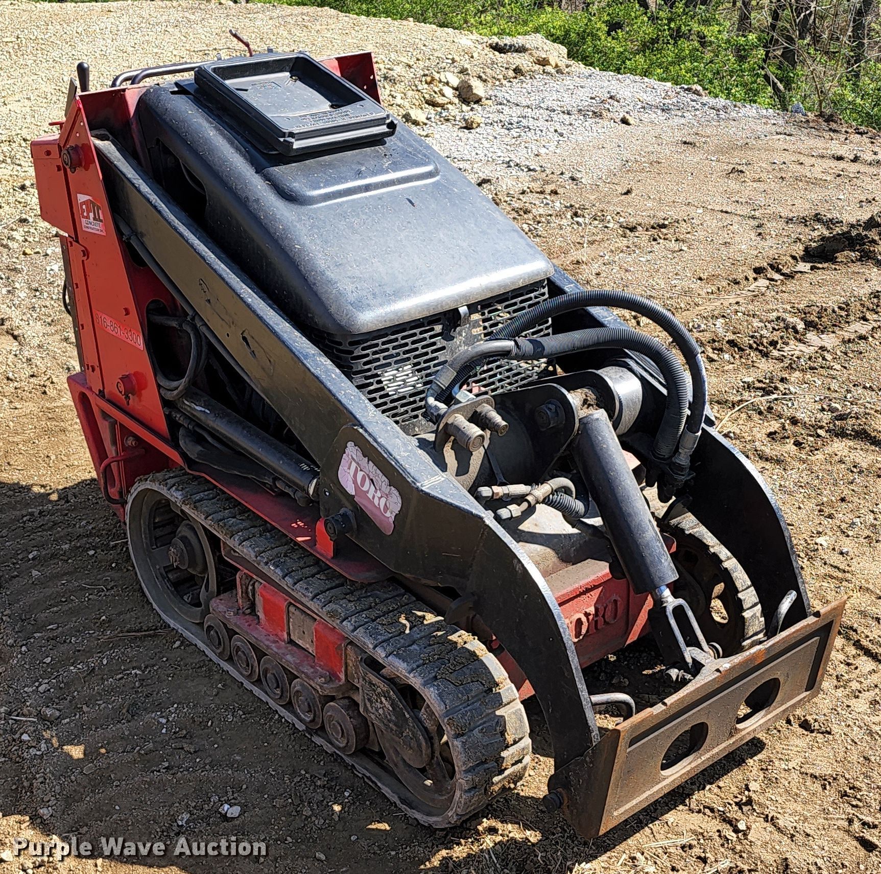 Toro 22306 compact utility loader in Independence, MO | Item KT9801 ...