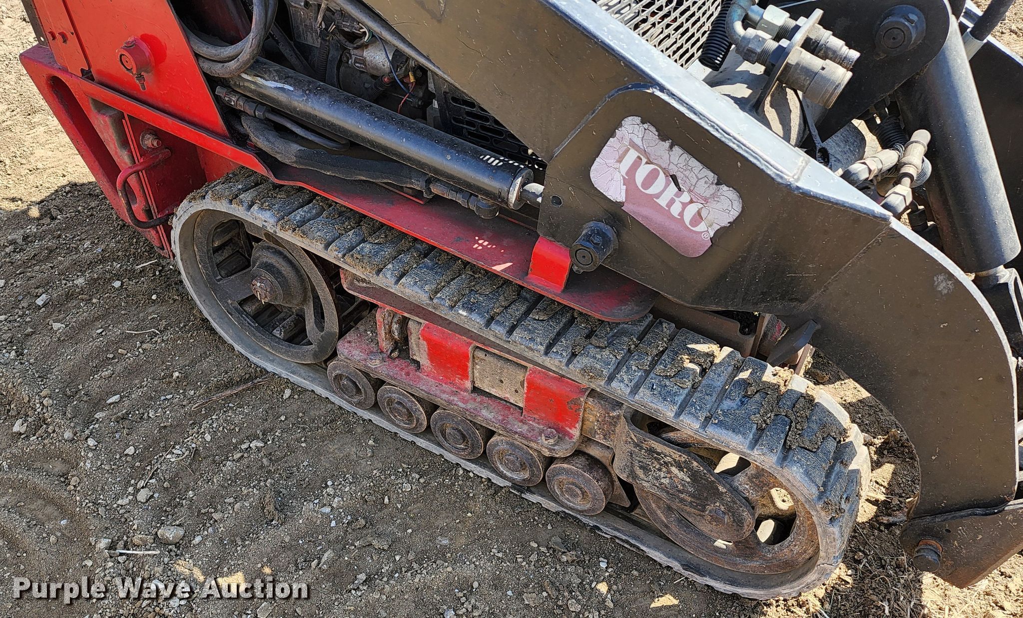 Toro 22306 compact utility loader in Independence, MO | Item KT9801 ...