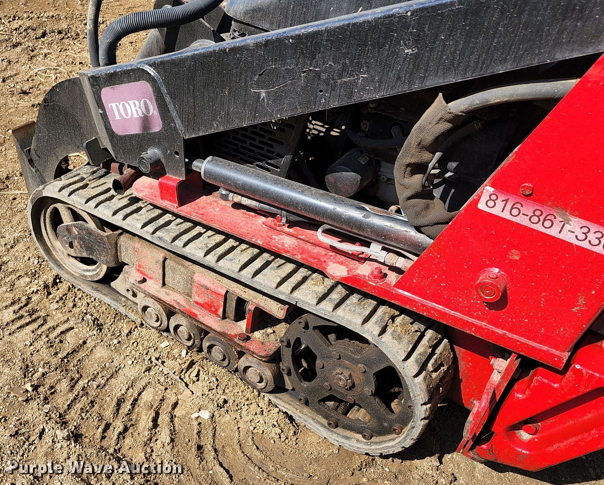 Toro 22306 compact utility loader in Independence, MO | Item KT9801 ...
