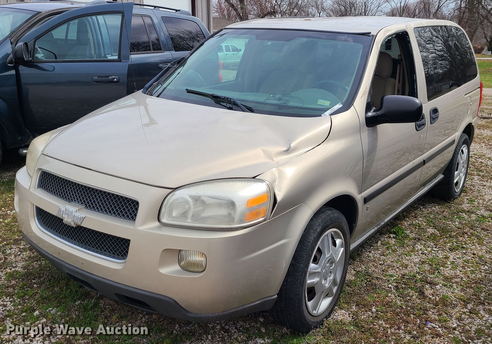 2008 Chevrolet Uplander van in Butler, MO | Item IF9454 sold | Purple Wave
