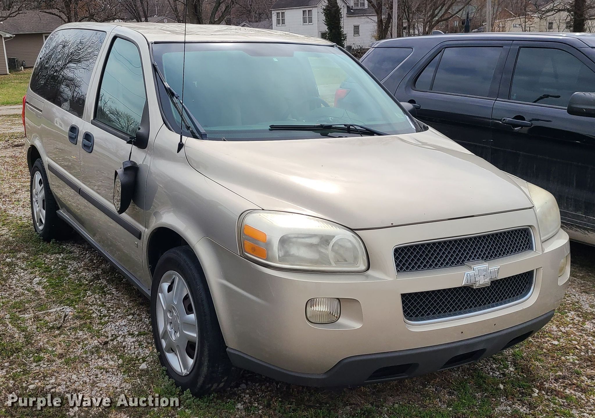2008 Chevrolet Uplander van in Butler, MO | Item IF9454 sold | Purple Wave