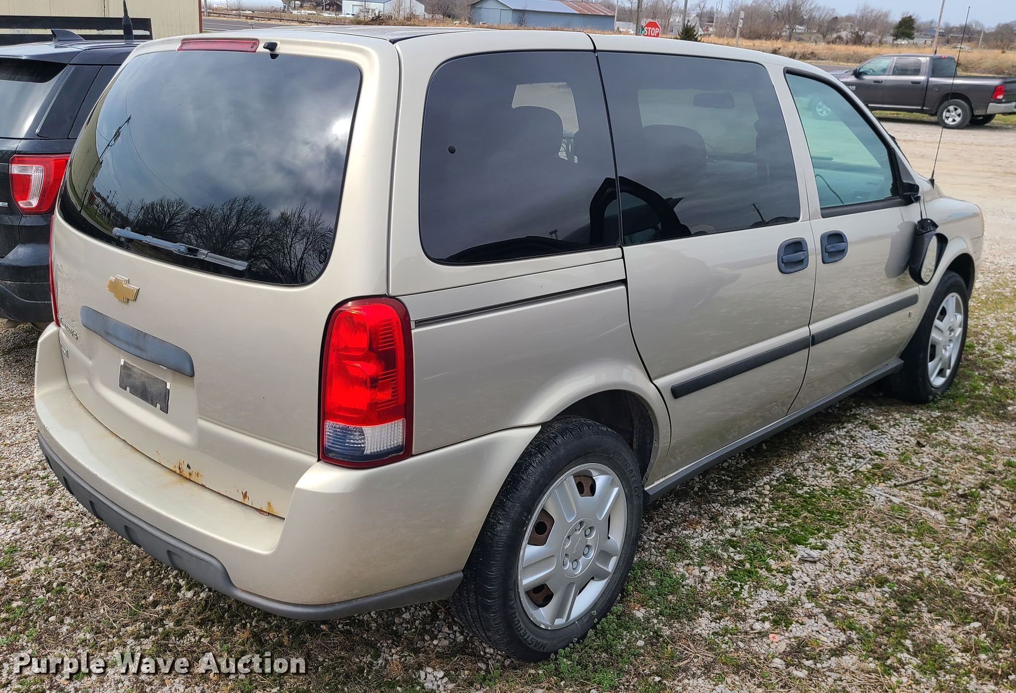 2008 Chevrolet Uplander van in Butler, MO | Item IF9454 sold | Purple Wave