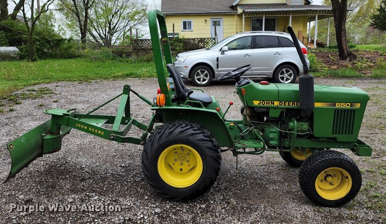 1985 John Deere 650 tractor in Liberty, MO | Item KF9136 sold | Purple Wave