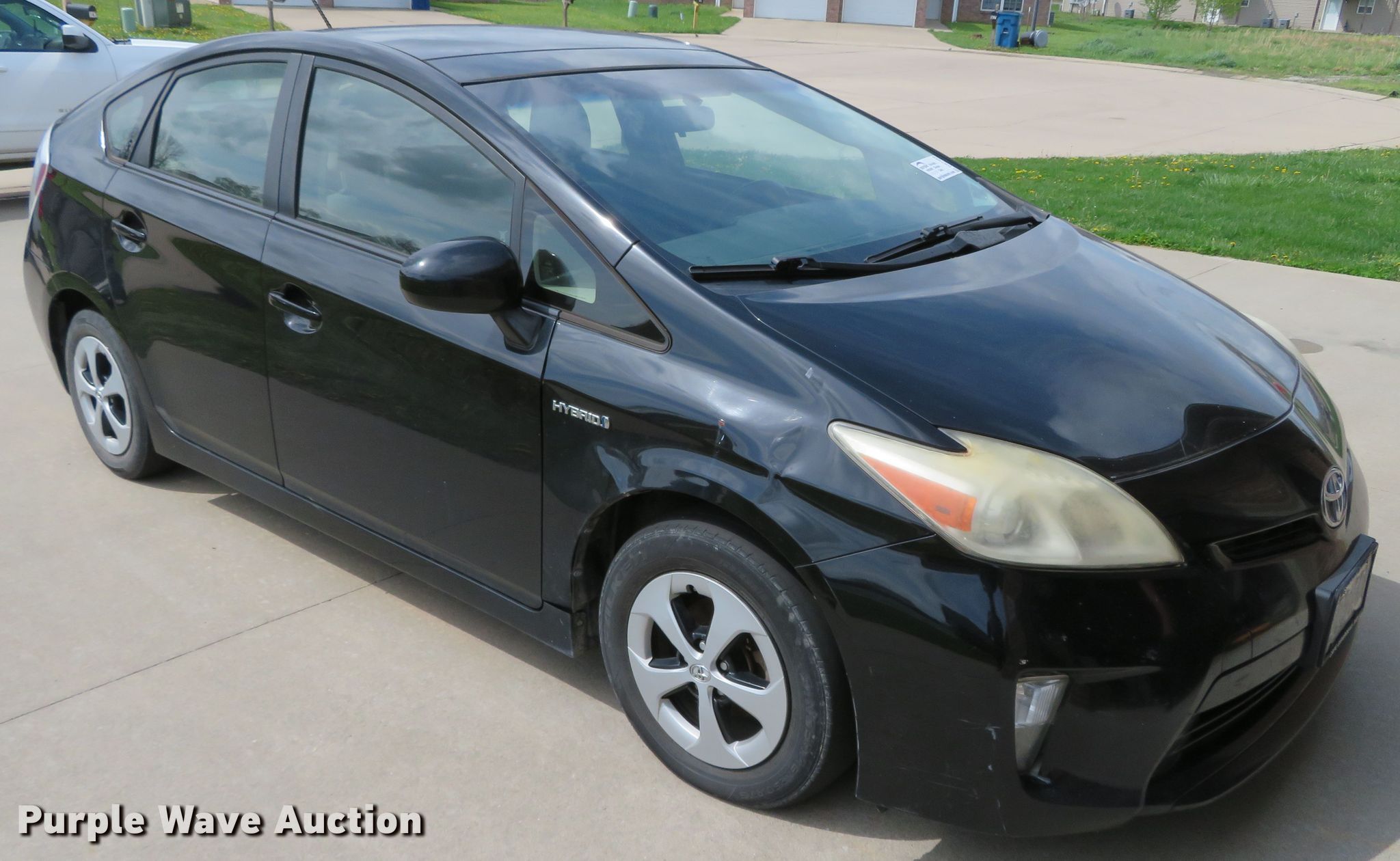 2013 Toyota Prius in Cape Girardeau, MO | Item DN7950 sold | Purple Wave