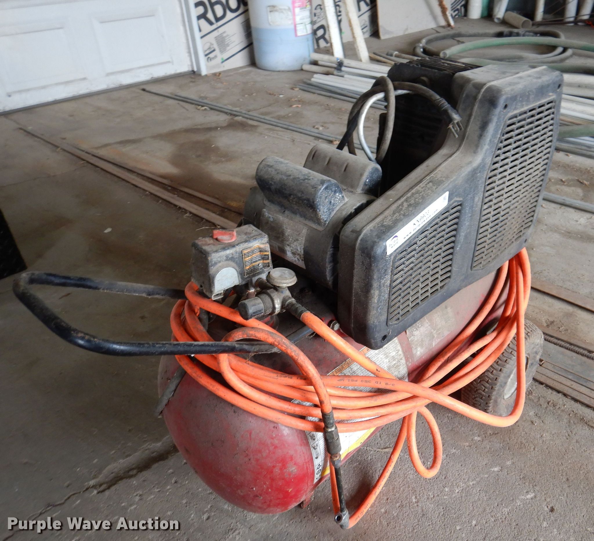 Coleman Powermate MagnaForce air compressor in Carroll, IA | Item ...