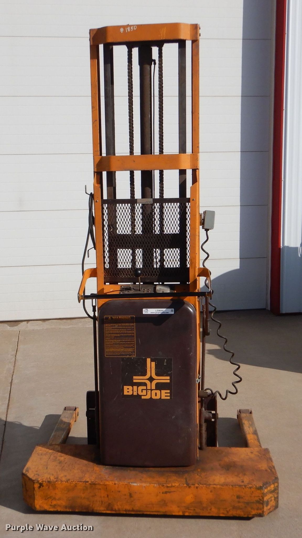 Big Joe 1518-T12 forklift in Wright, KS | Item LS9088 sold | Purple Wave