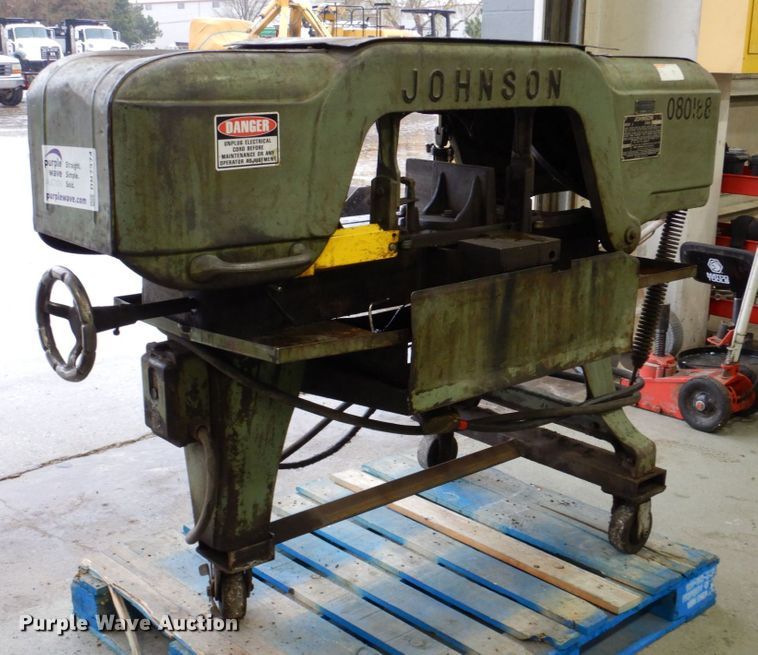 Johnson J bandsaw in Lincoln, NE | Item DN7374 sold | Purple Wave