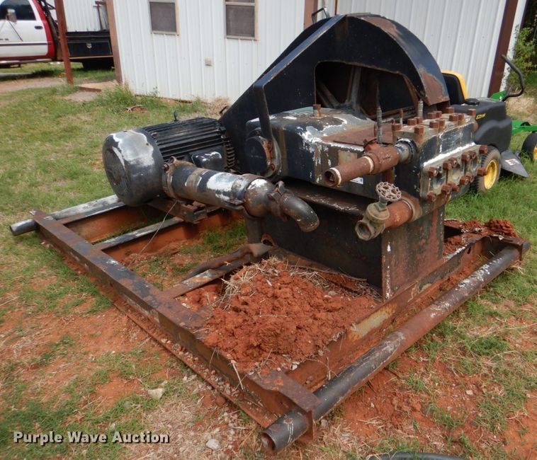 Kerr KT3350 pump in Washington, OK | Item KP9161 sold | Purple Wave