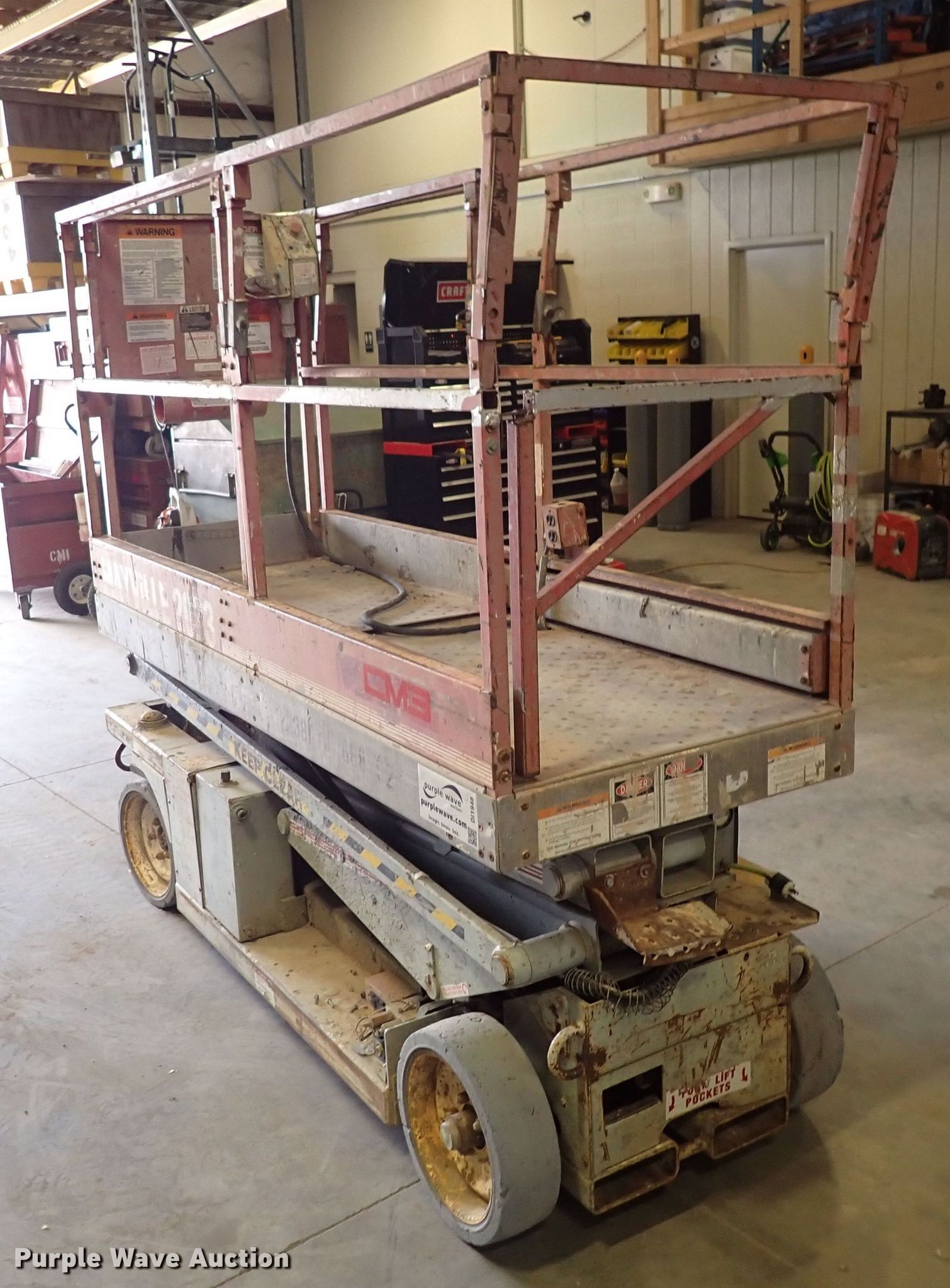 Mayville 2033 scissor lift in Wichita, KS | Item DI1948 sold | Purple Wave