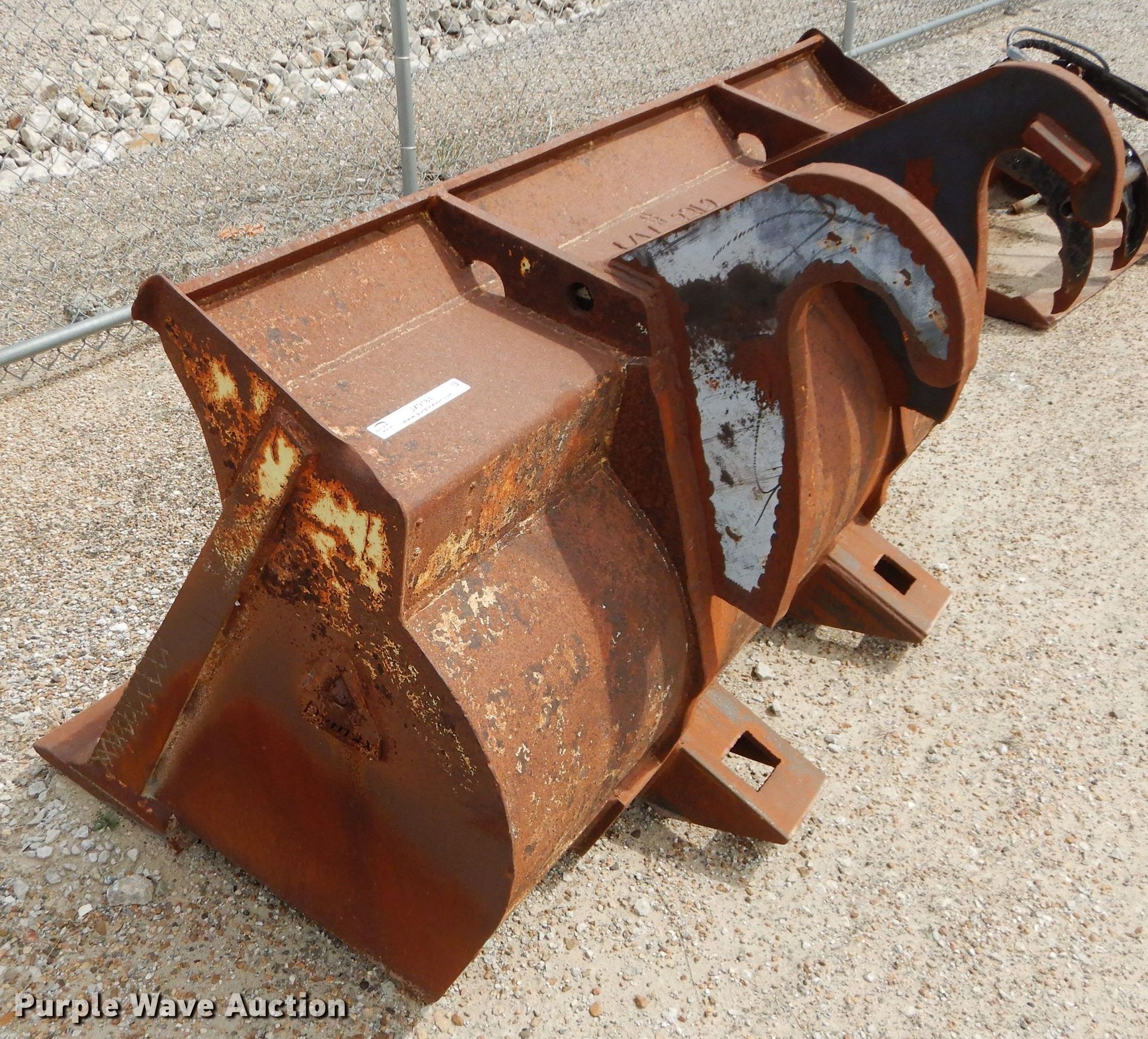 Dymax 67"W loader bucket in Kansas City, KS | Item JX9184 sold | Purple ...