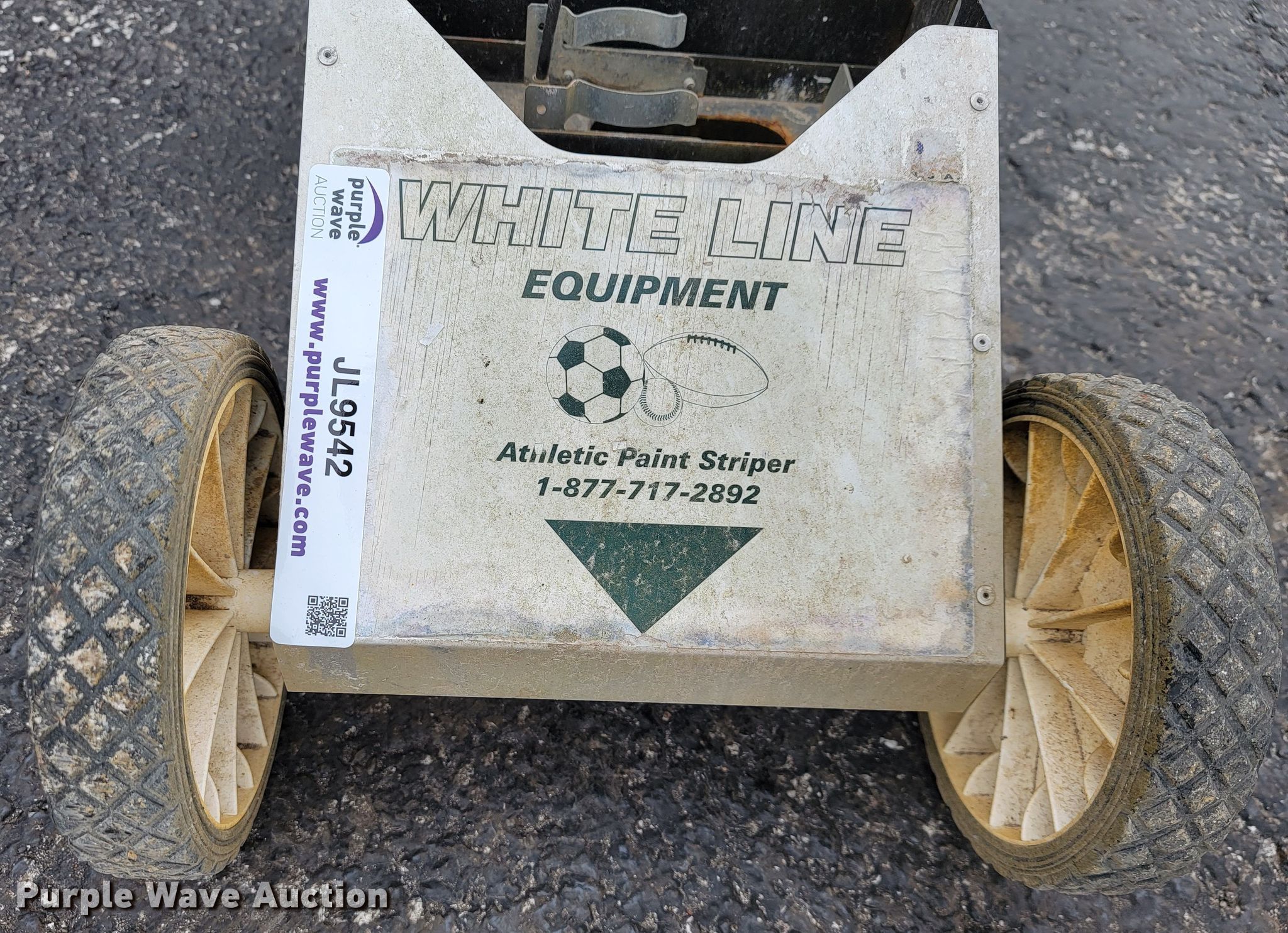 White Line paint striper in Lampe, MO | Item JL9542 sold | Purple Wave