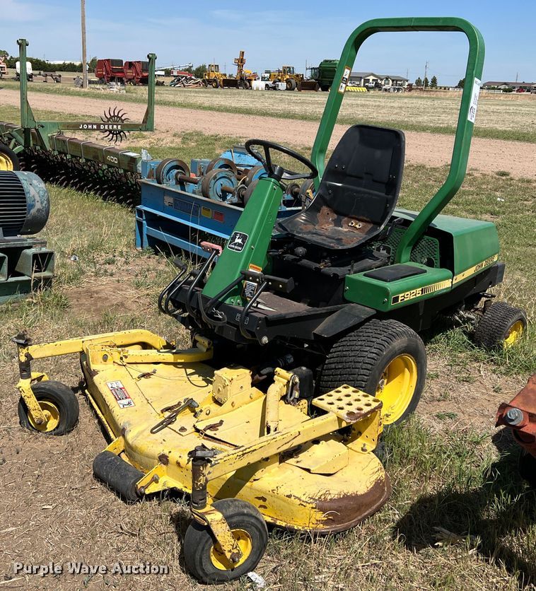 John Deere F925 lawn mower in Sublette, KS | Item DR1388 sold | Purple Wave