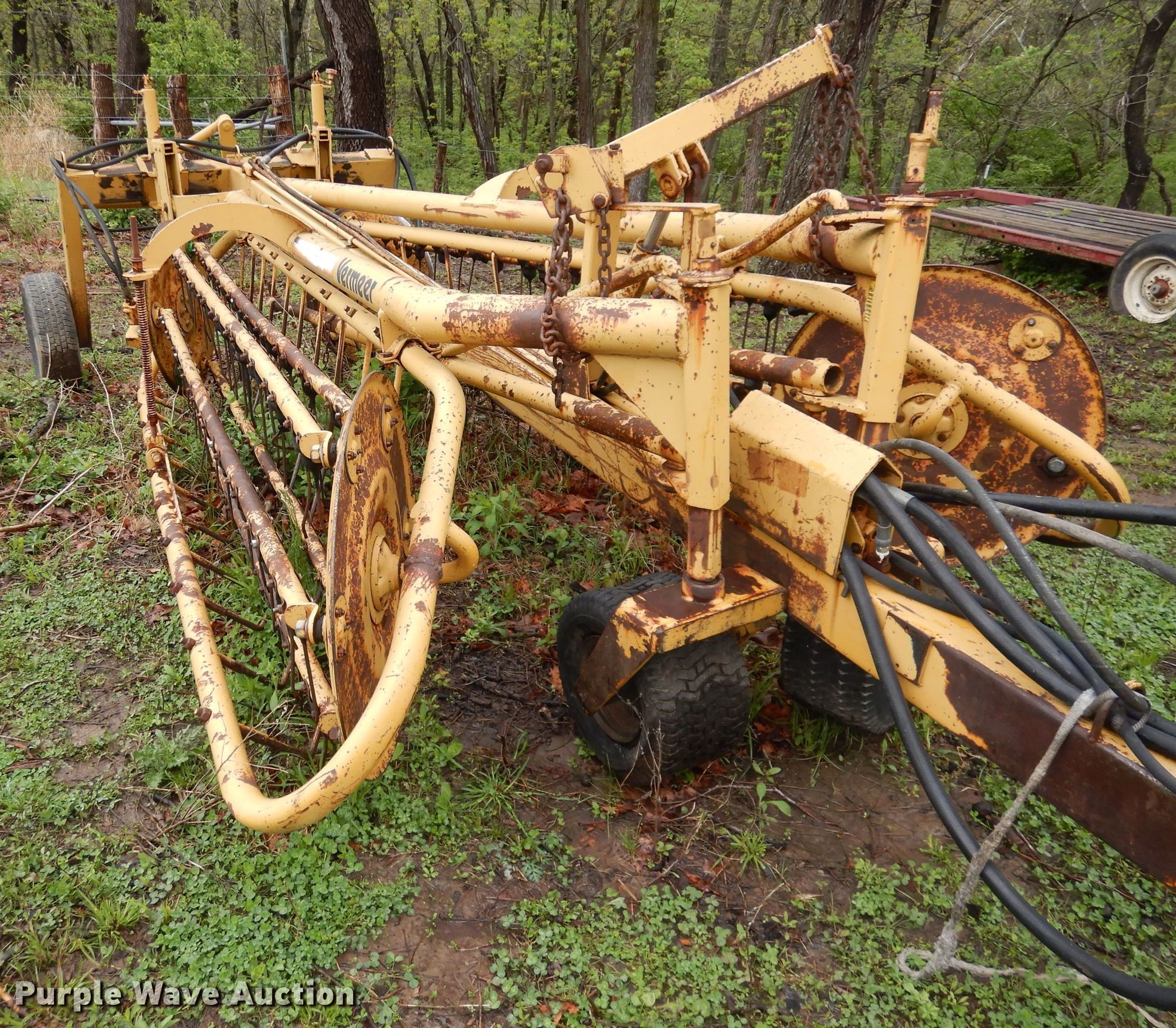 1989 Vermeer R23 hay rake in Topeka, KS | Item DT9873 sold | Purple Wave