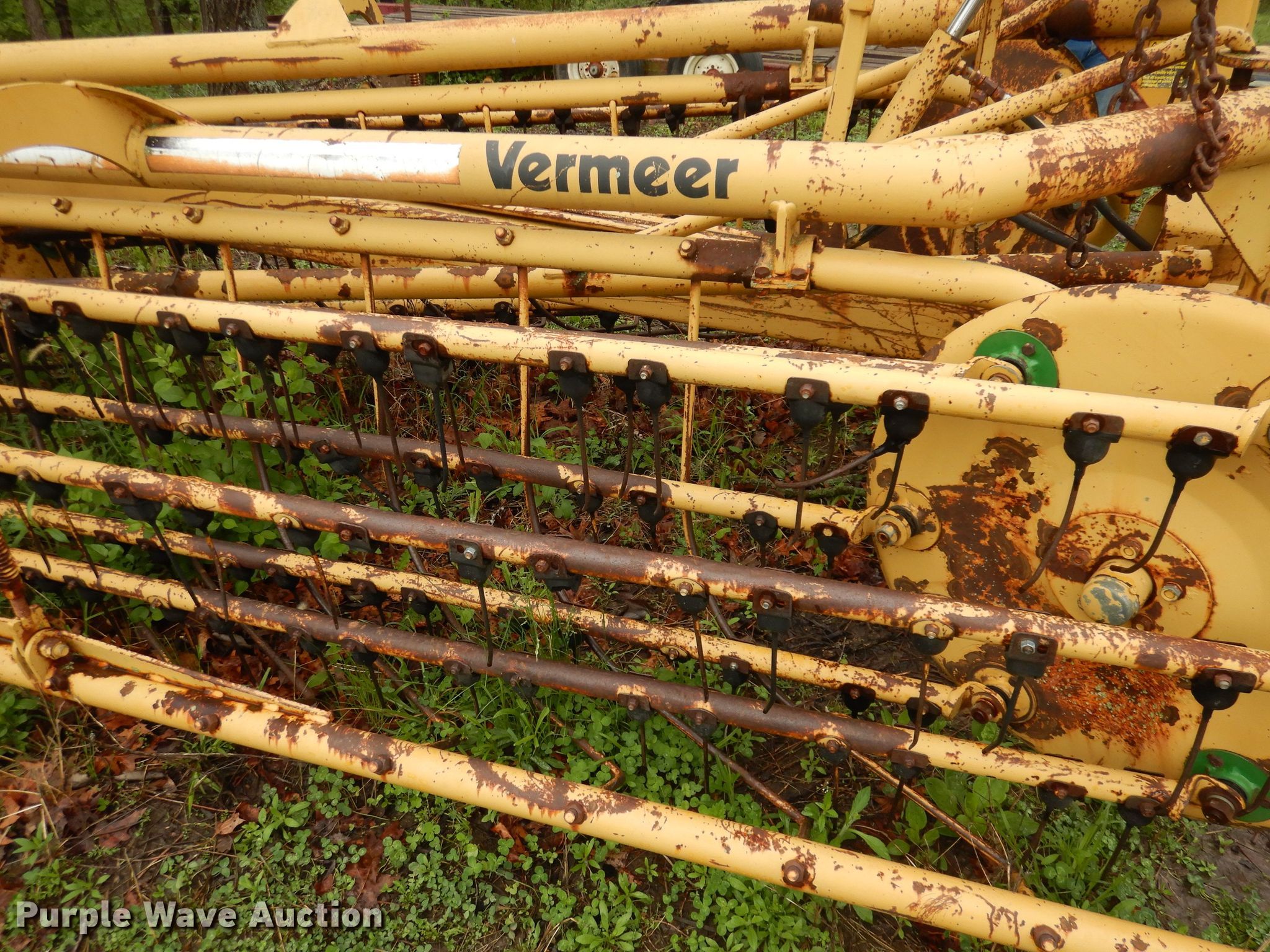 1989 Vermeer R23 hay rake in Topeka, KS | Item DT9873 sold | Purple Wave