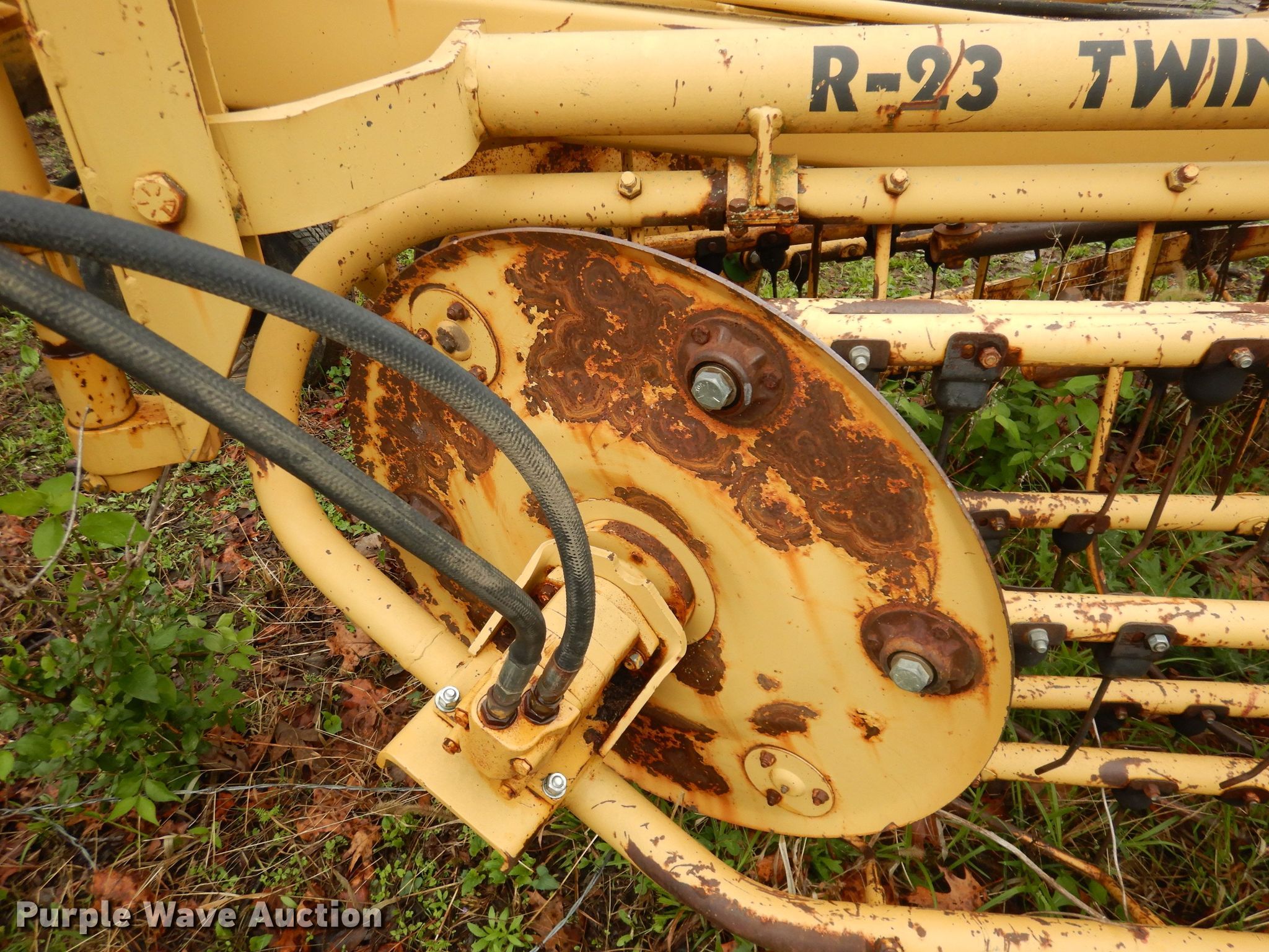 1989 Vermeer R23 hay rake in Topeka, KS | Item DT9873 sold | Purple Wave
