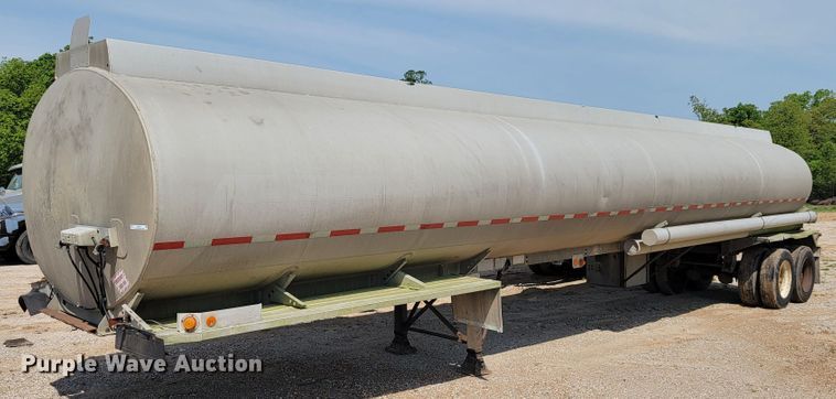 1986 Heil tank trailer in Strafford, MO | Item JL9454 sold | Purple Wave