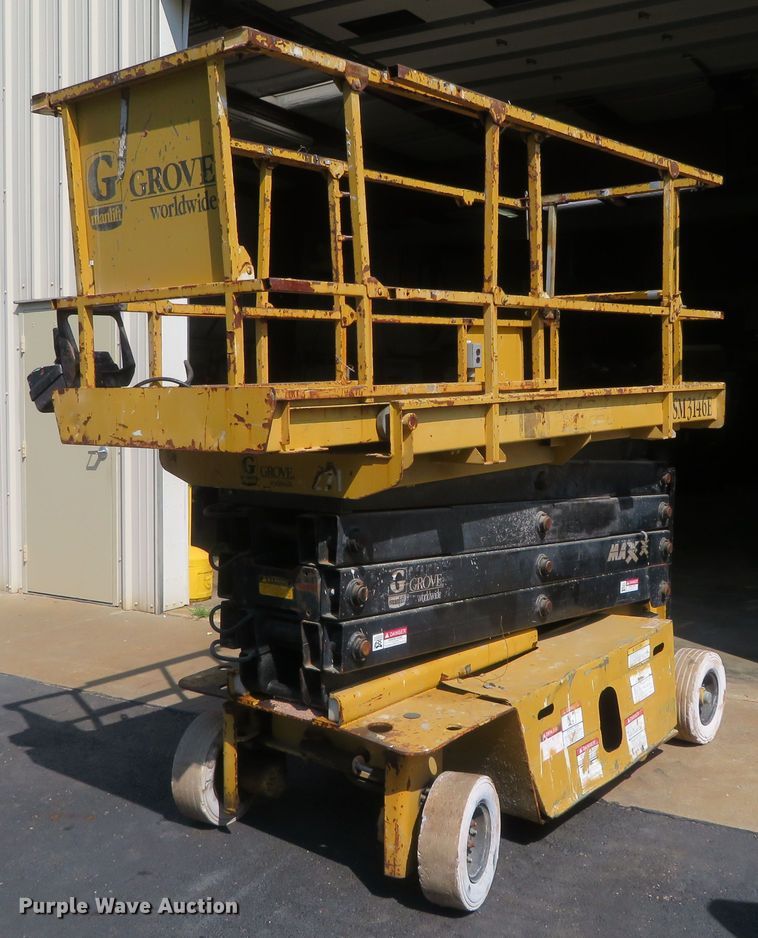 1997 Grove SM3146E scissor lift in Bonne Terre, MO | Item DN7985 sold ...