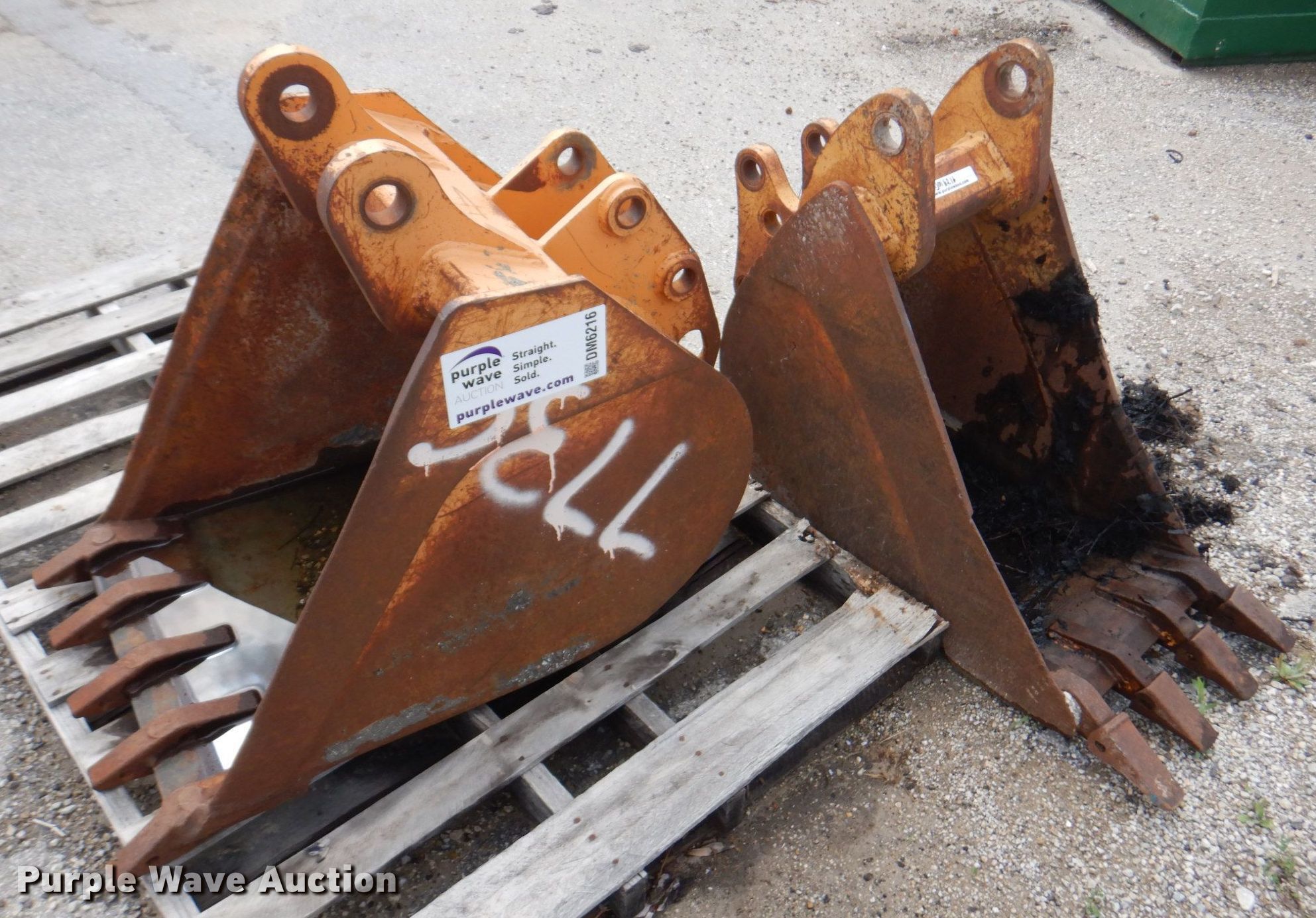 (2) backhoe buckets in Shawnee, KS | Item DM6216 sold | Purple Wave
