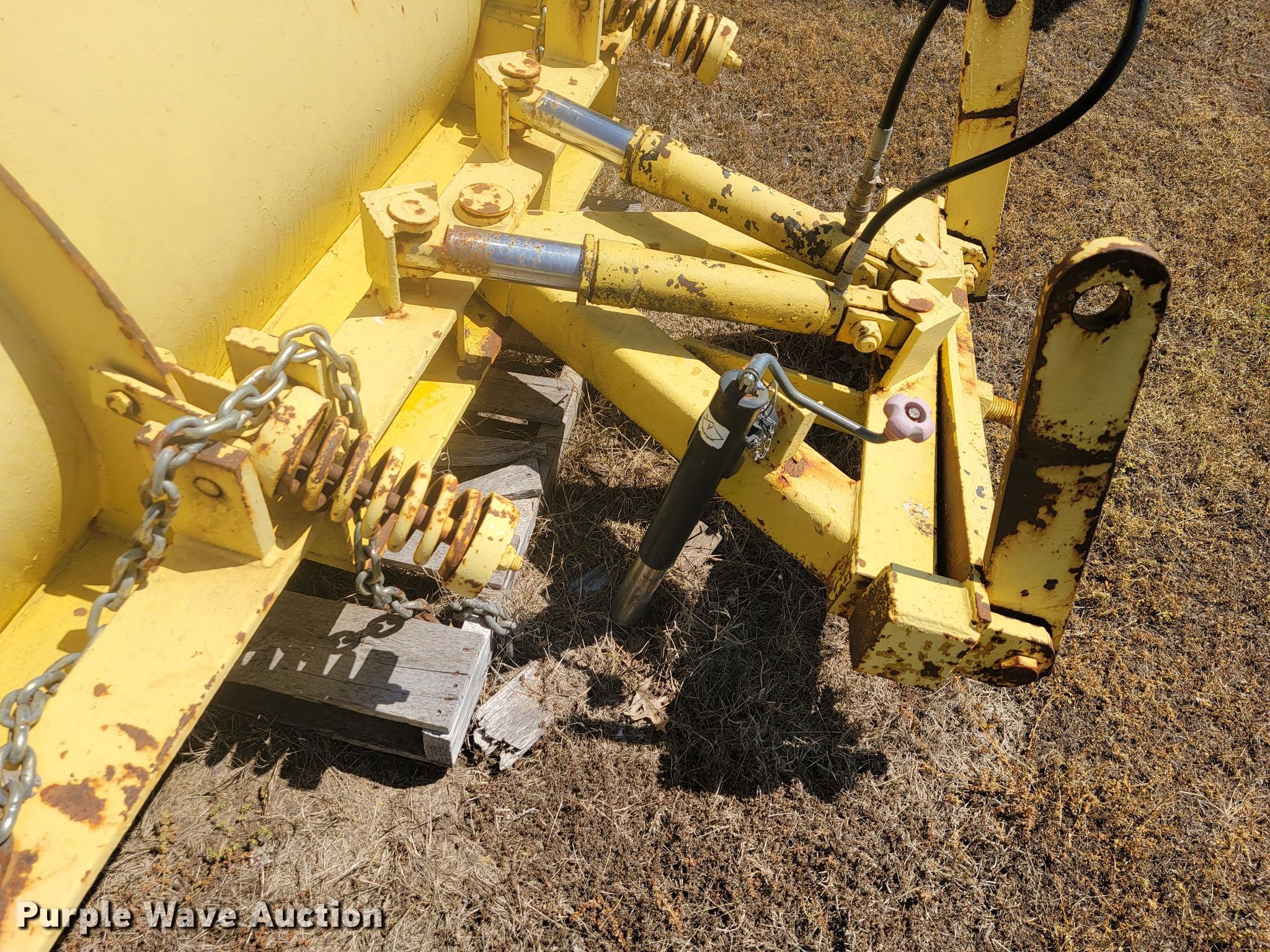 11' W snow plow in Springfield, MO | Item JL9471 sold | Purple Wave