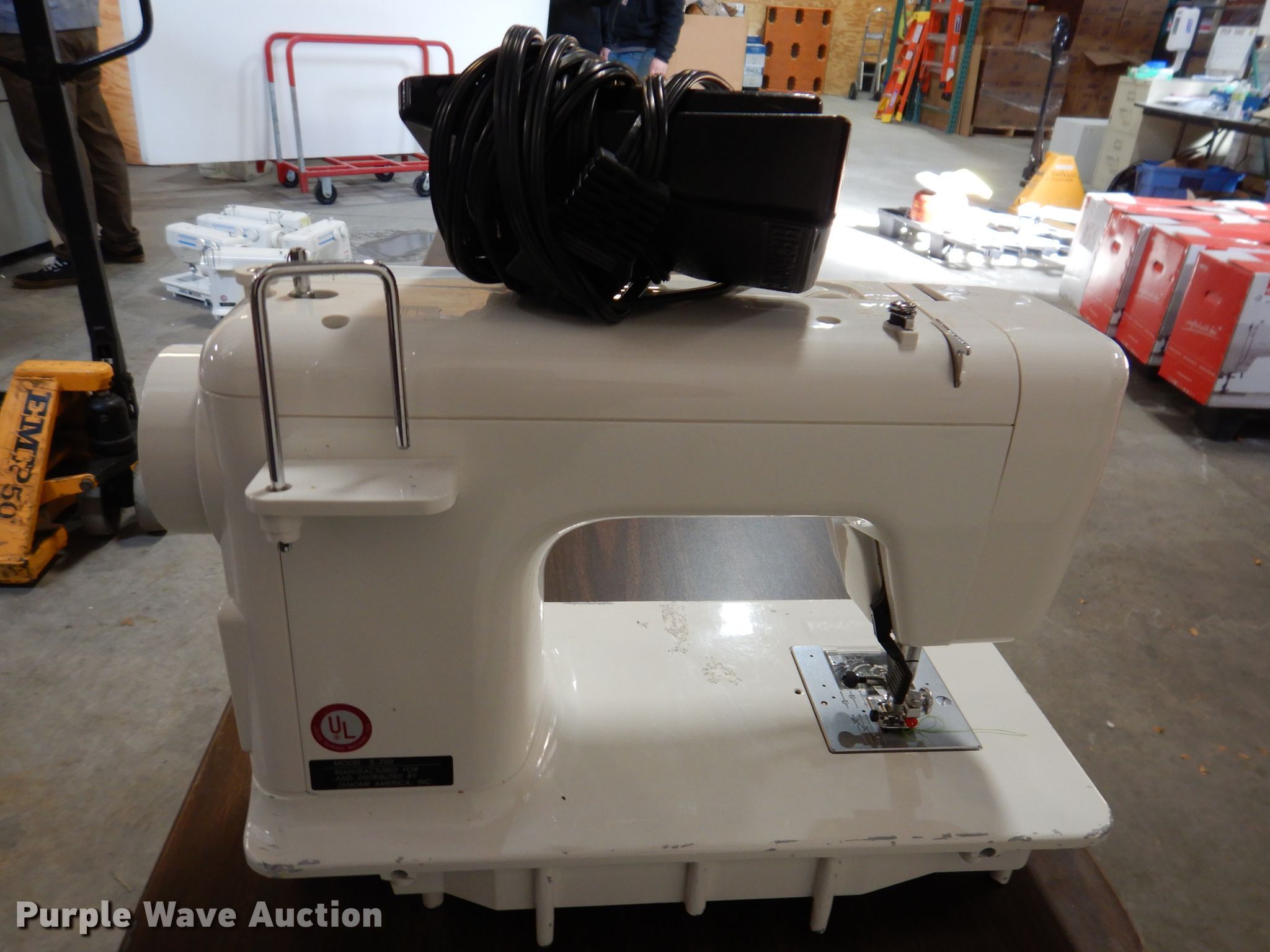 Janome S-750 sewing machine in Ankeny, IA | Item KG9920 sold | Purple Wave
