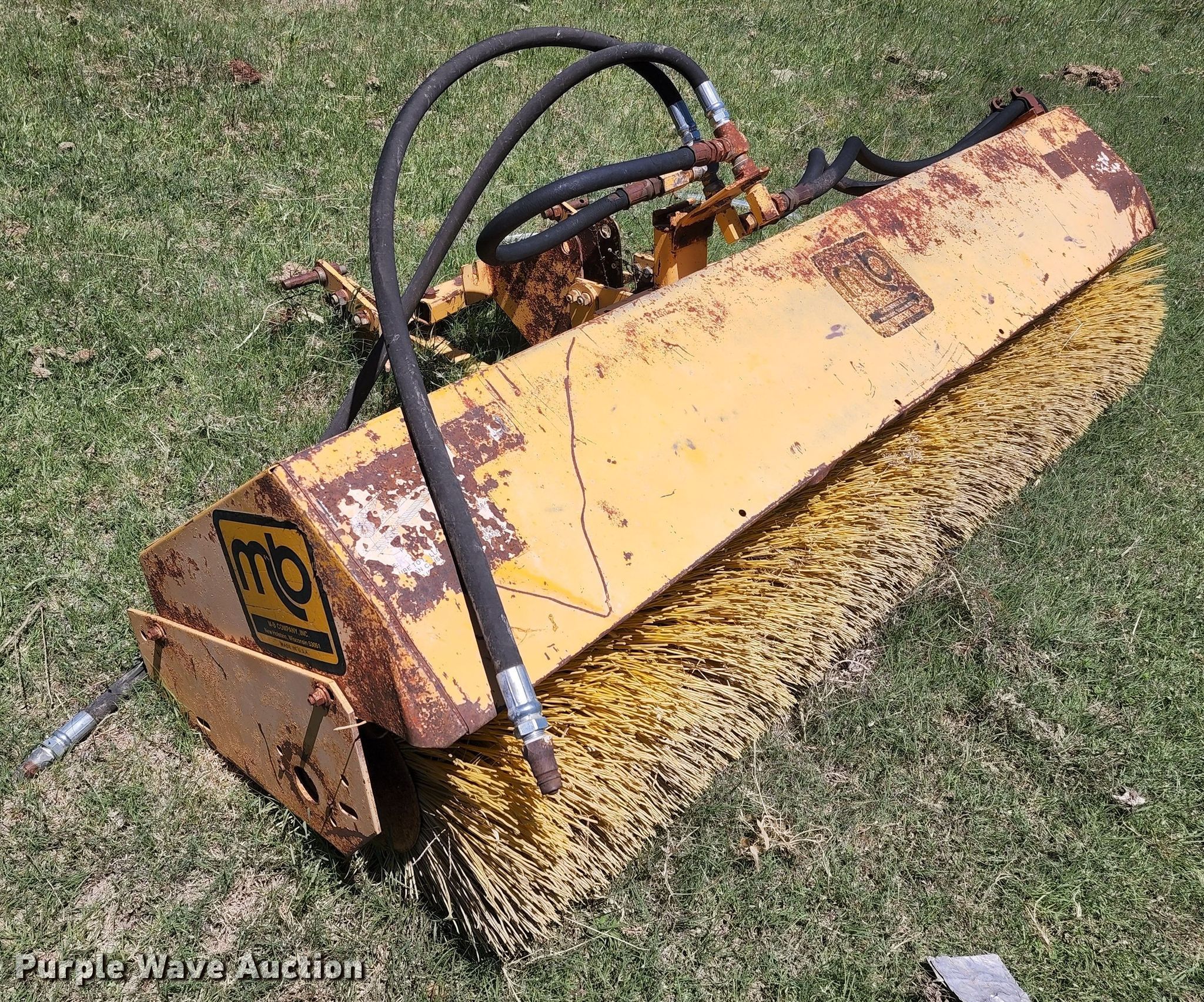 MB broom in Hays, KS | Item KC9475 sold | Purple Wave