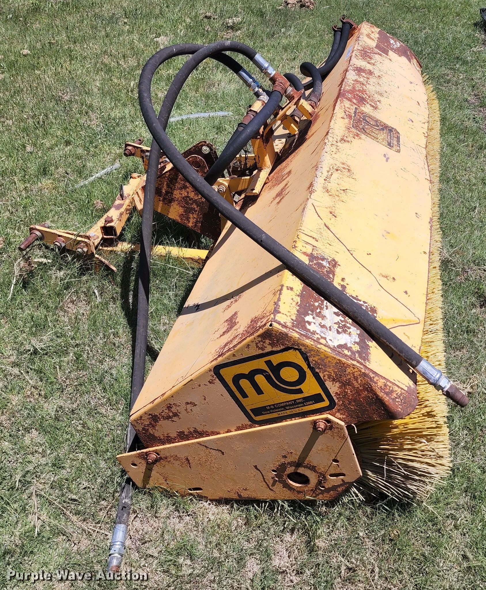 MB broom in Hays, KS | Item KC9475 sold | Purple Wave
