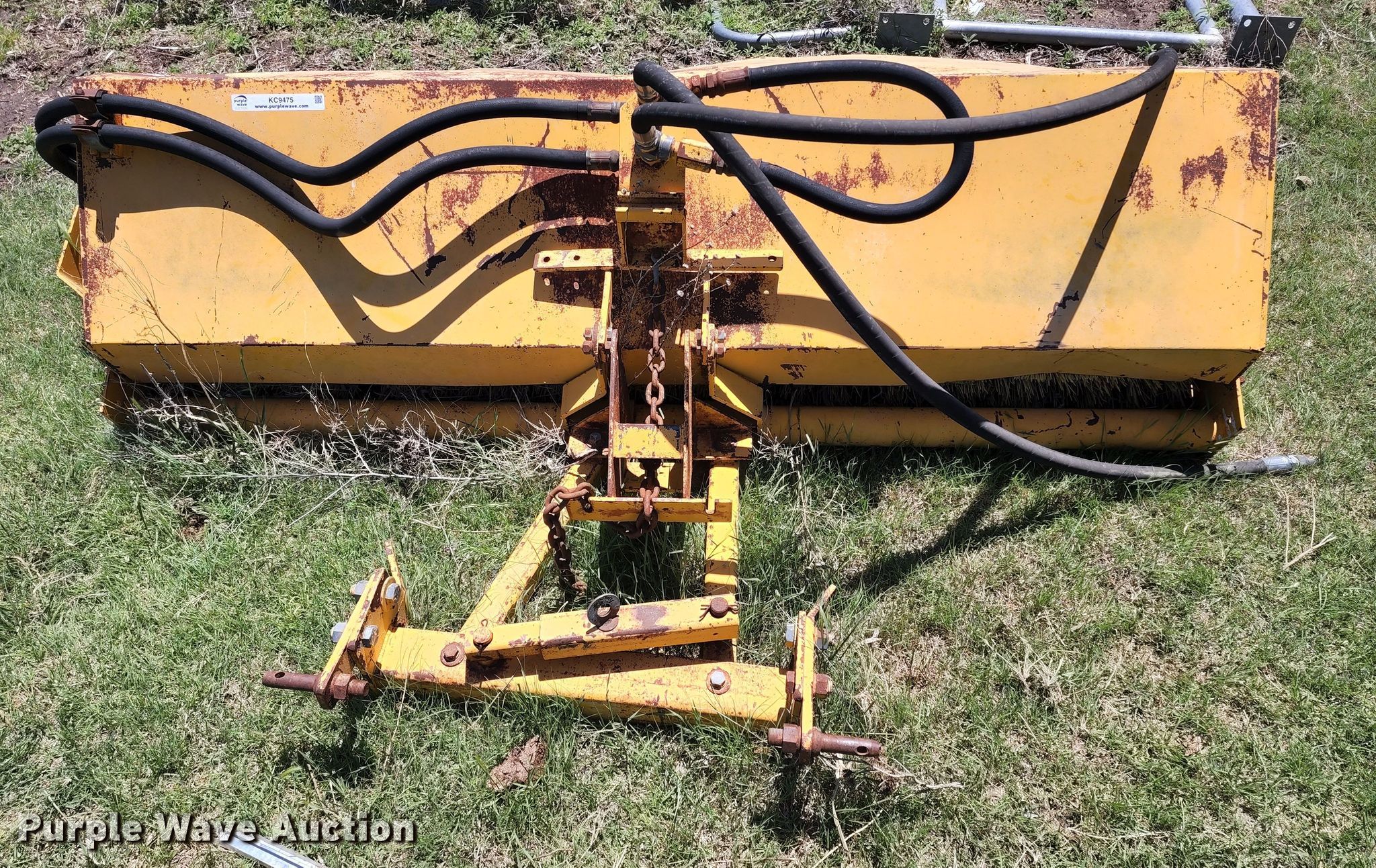 MB broom in Hays, KS | Item KC9475 sold | Purple Wave