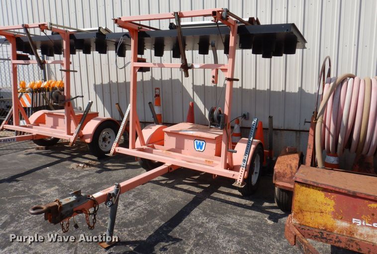 2004 Wanco Inc. WTSP55-LSA arrow board trailer in Bridgeton, MO | Item ...