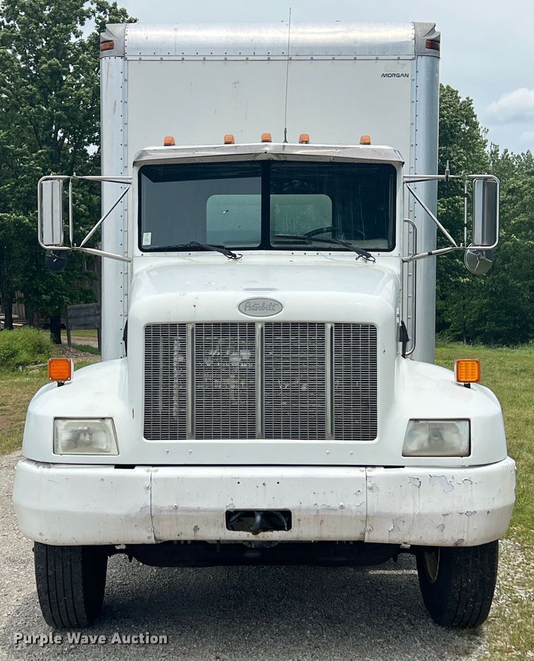1997 Peterbilt 330 box truck in Jay, OK | Item HL9043 sold | Purple Wave